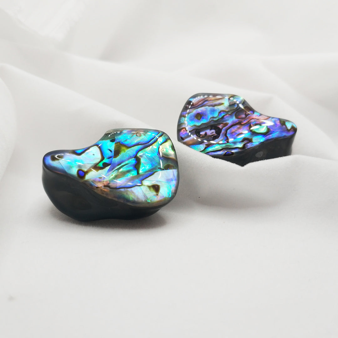 Custom – tagged "Custom In-Ear Monitor" – hisenior