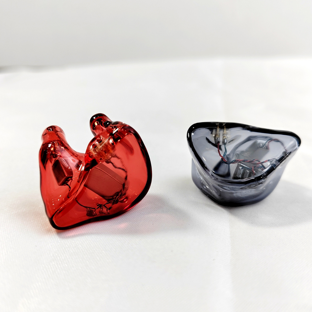 Custom – tagged "Custom In-Ear Monitor" – hisenior