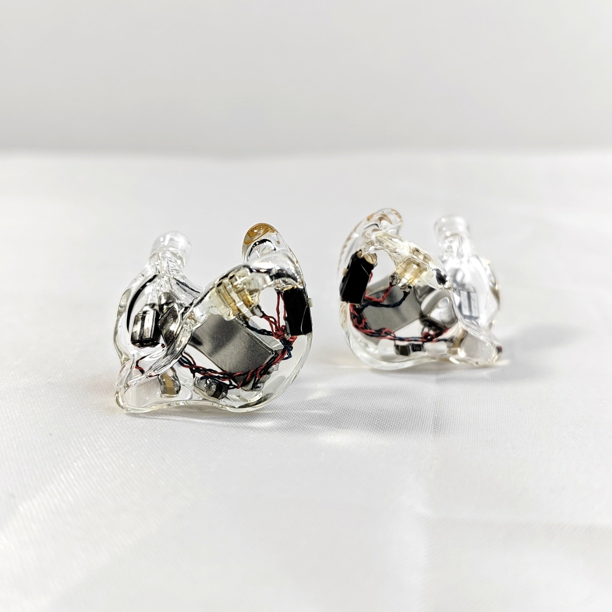 Custom – tagged "Custom In-Ear Monitor" – hisenior